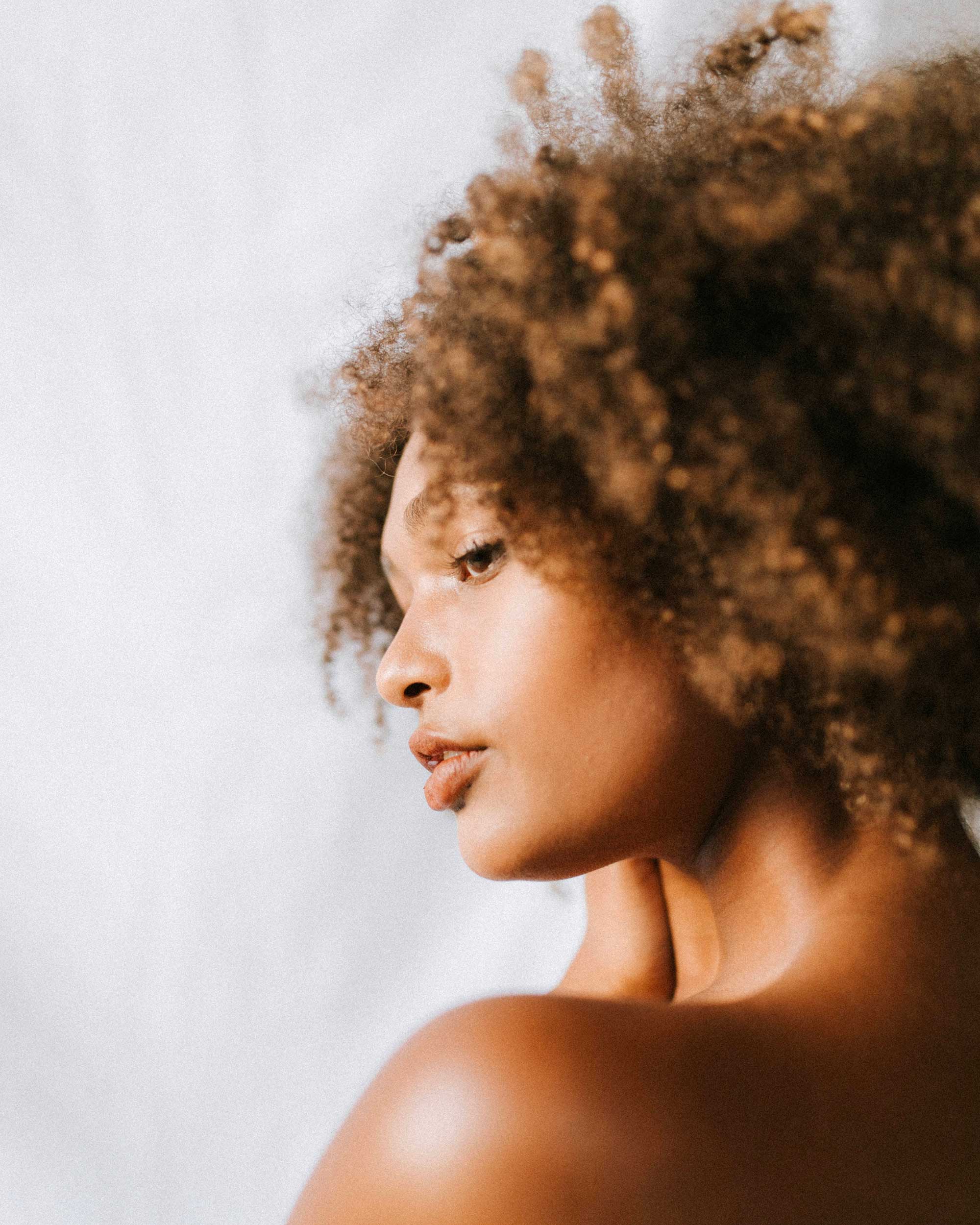 Comment entretenir ses cheveux bouclés au naturel ? – Yodi